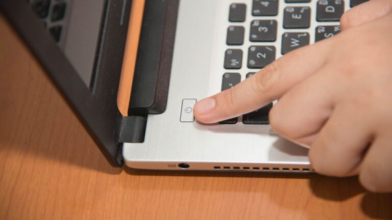 6 Cara Mematikan Laptop Lenovo Dengan Benar, Mudah Banget!